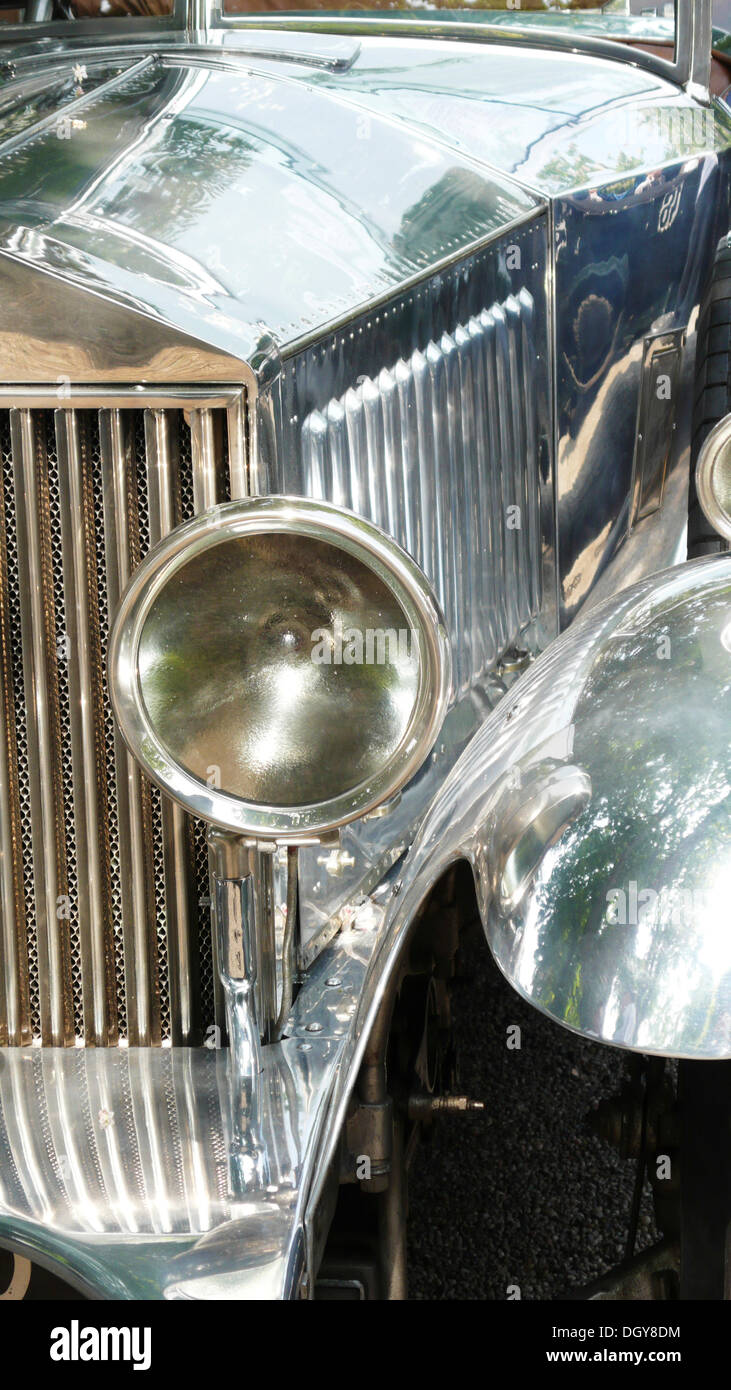 Radiator with headlights of a silver-colored Rolls Royce Stock Photo ...