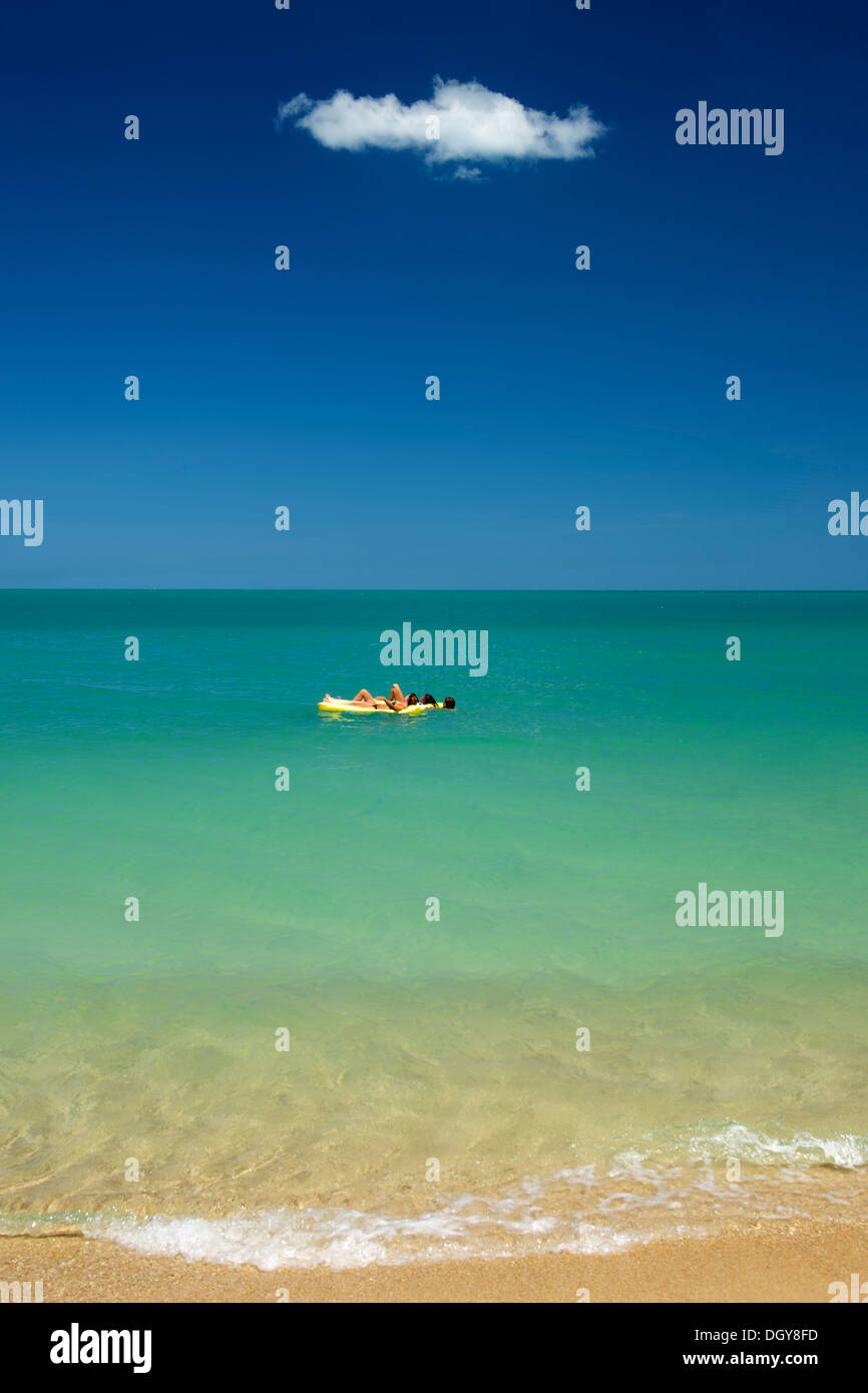 Girls floating hi-res stock photography and images - Alamy