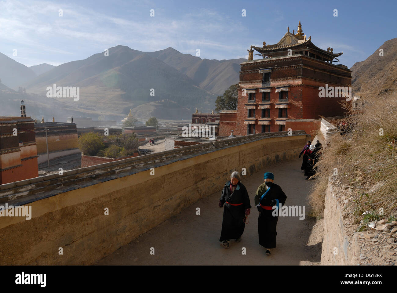 Tibetans Wearing Traditional Clothes High Resolution Stock Photography ...