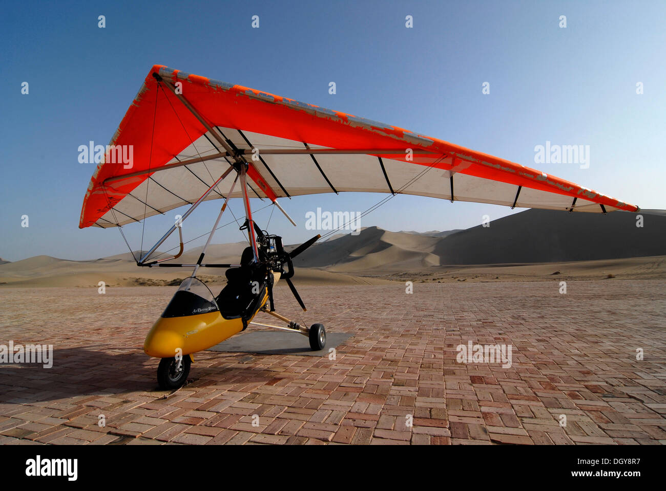 Microlight aircraft hi-res stock photography and images - Alamy