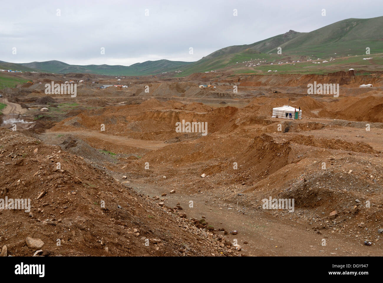 A Mongolian gold mine devouring much of the Mongolian grasslands near ...