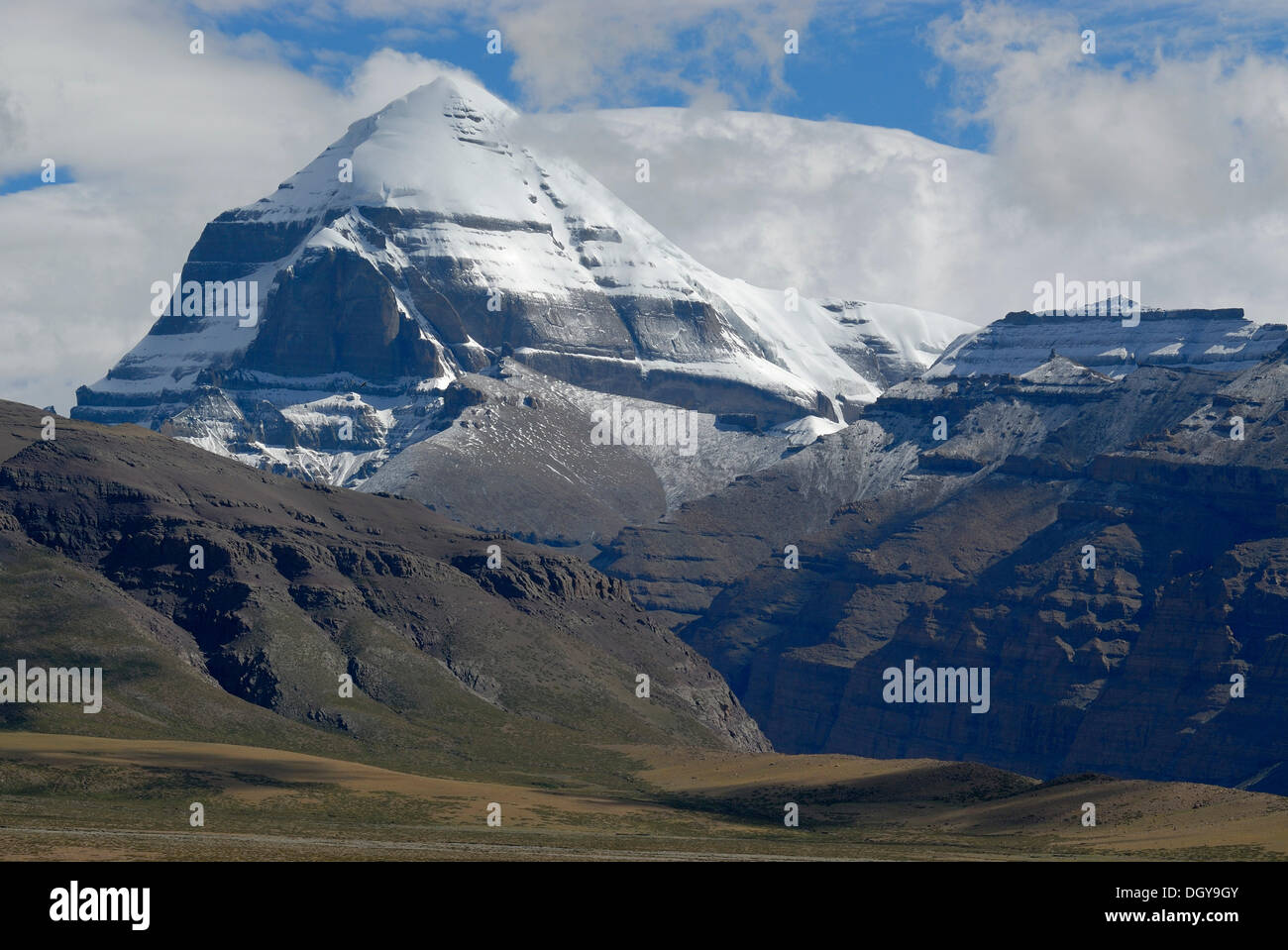 Mount kailash tibetan kang rinpoche hi-res stock photography and images ...