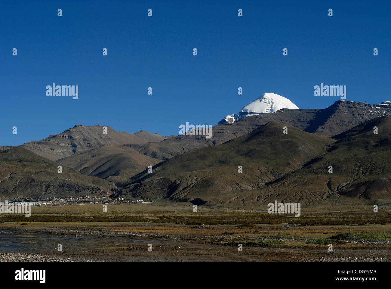 Mount Kailash, Tibetan Kang Rinpoche, 6638 m, with the start of a kora ...