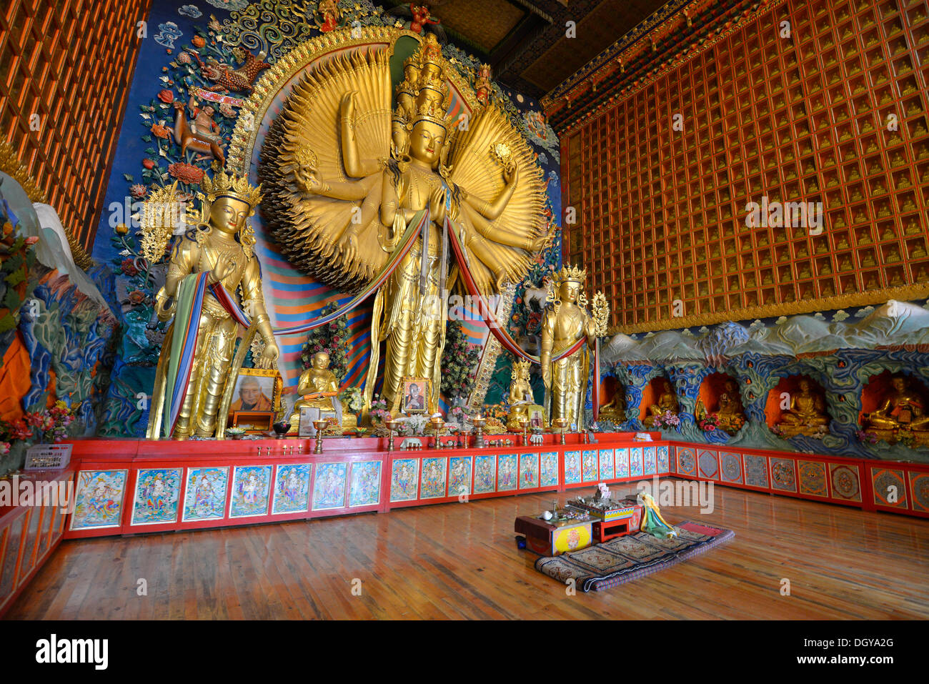 Tibetan Buddhism, new large gilded Buddha statue, Avalokiteshvara with ...