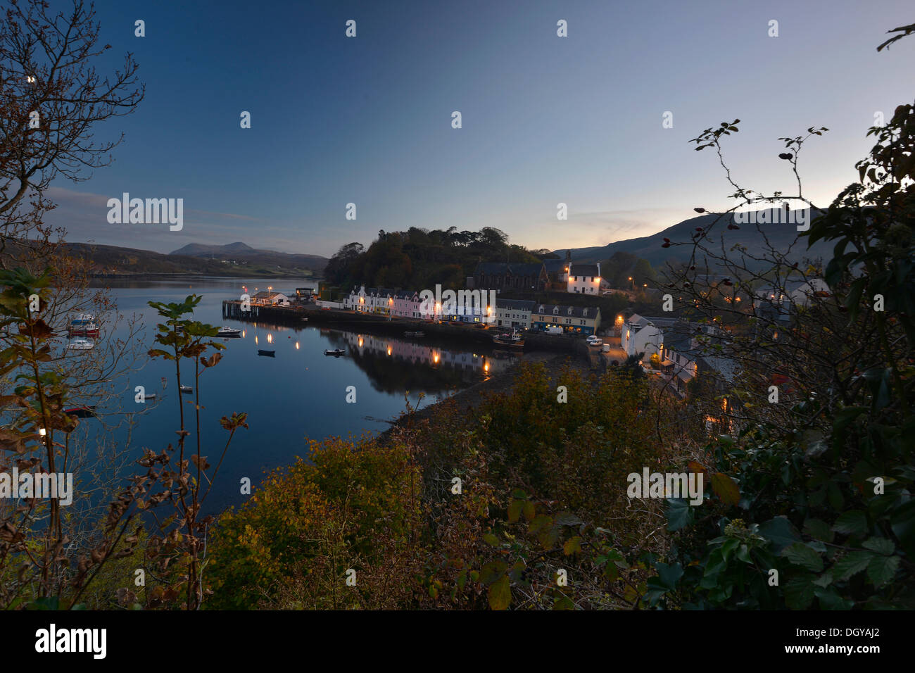 Portree harbour and buildings hi-res stock photography and images - Alamy