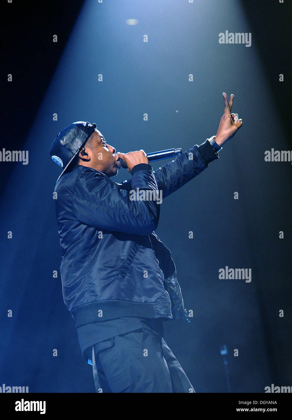 The magna carter tour 2013 hi-res stock photography and images - Alamy