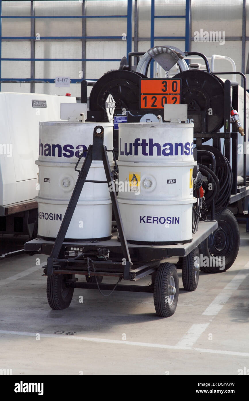 Transporting barrels hi-res stock photography and images - Alamy
