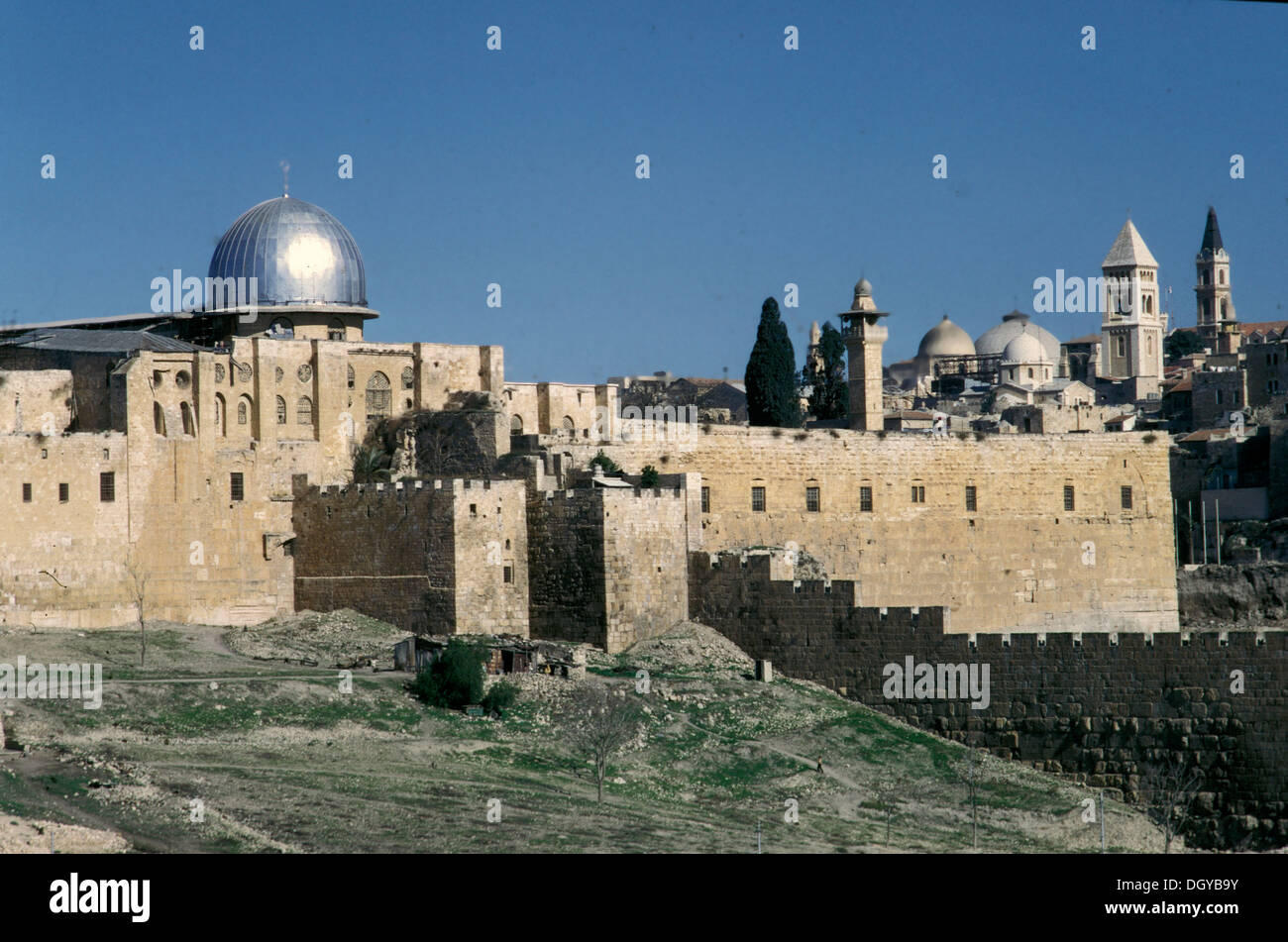 5636. The southern wall of the temple mount showing the Al-Aqsa mosque ...