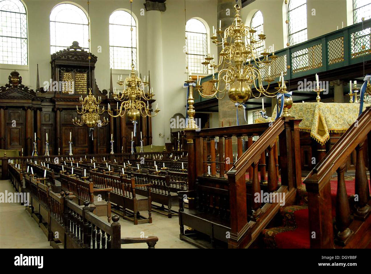 5662. The Portuguese Synagogue in Amsterdam was built in 1675 The ...