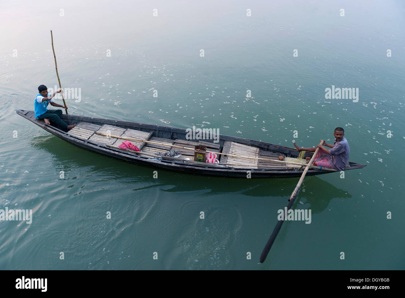 India river boat hi-res stock photography and images - Alamy