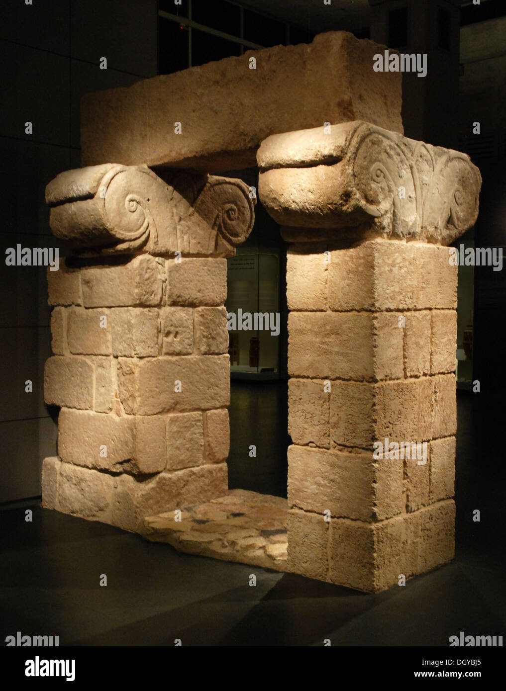 5709. HAZOR - RECONSTRUCTION OF THE ROYAL GATE WITH PROTO-AEOLIC ...