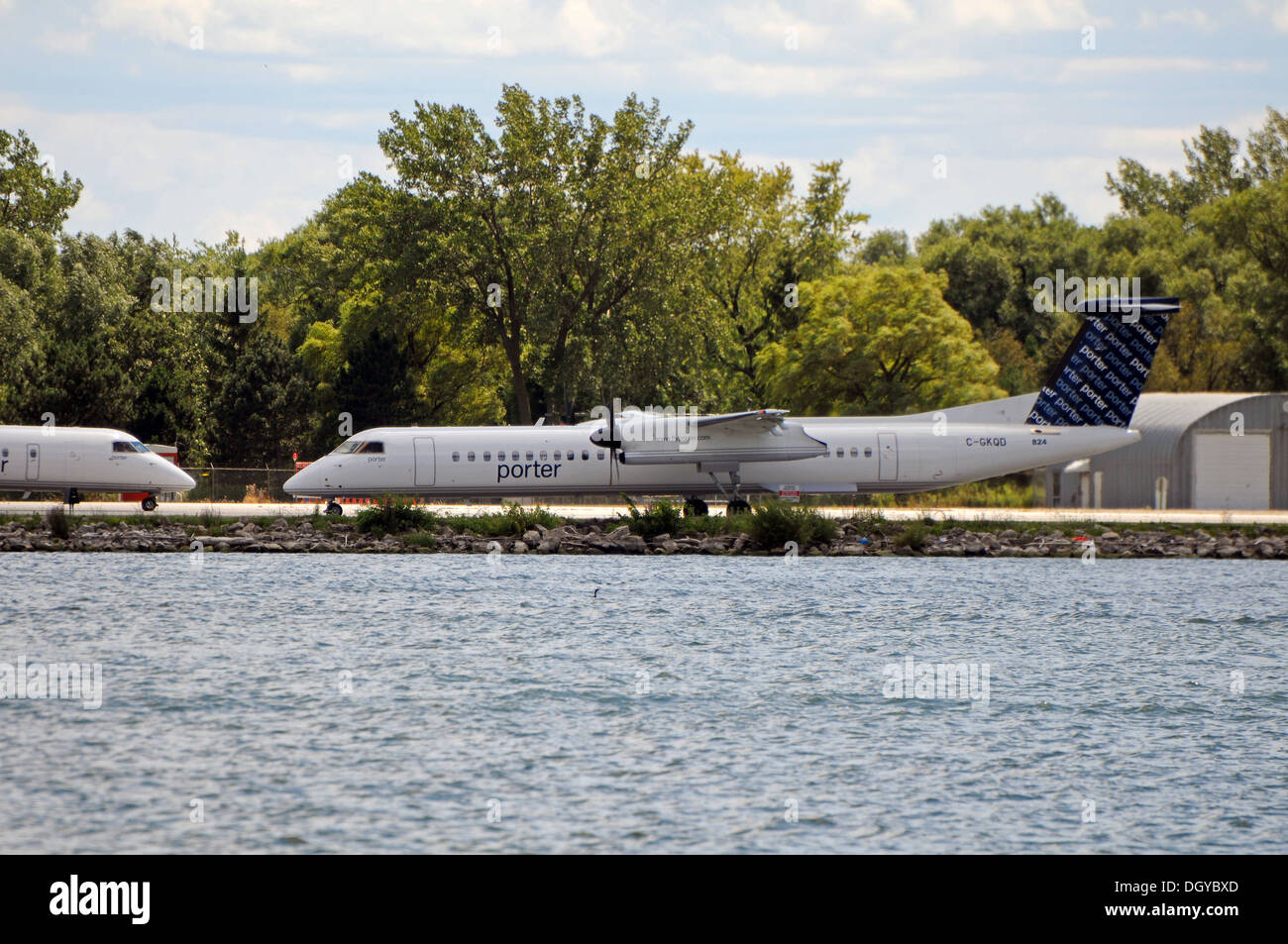 Porter airline,Toronto, Canada Stock Photo - Alamy