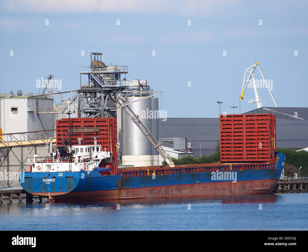 Bulk liquids shipping industry hi-res stock photography and images - Alamy