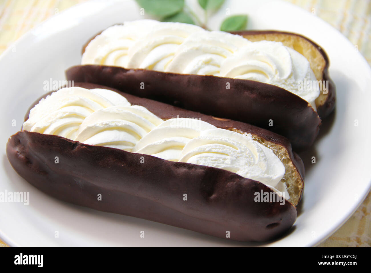 Eclair hi-res stock photography and images - Alamy