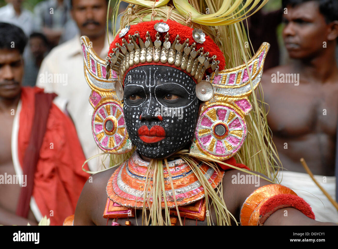 India dark faces hi-res stock photography and images - Alamy