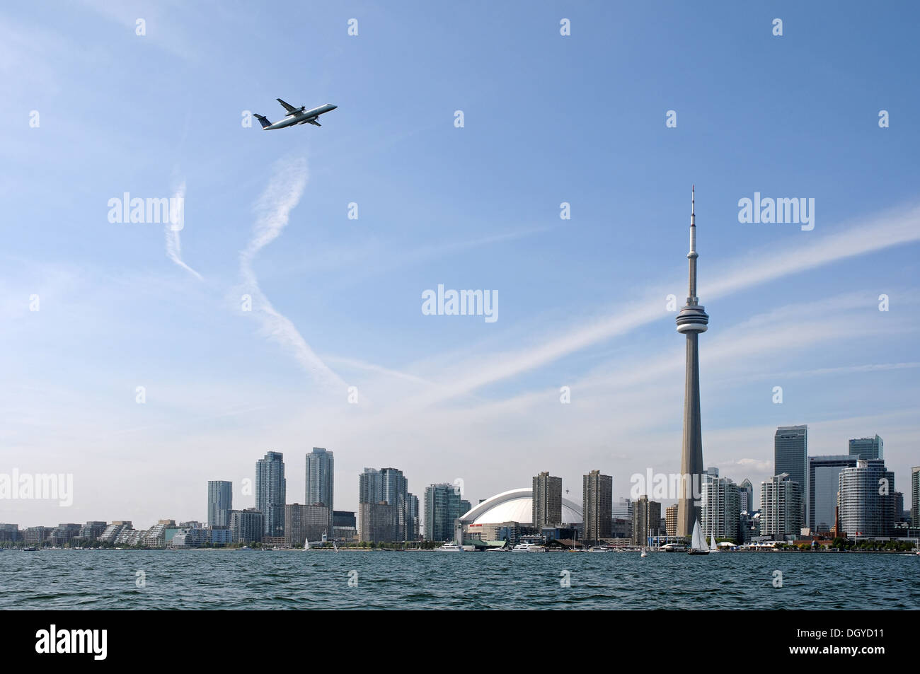 Toronto skyline hi-res stock photography and images - Alamy