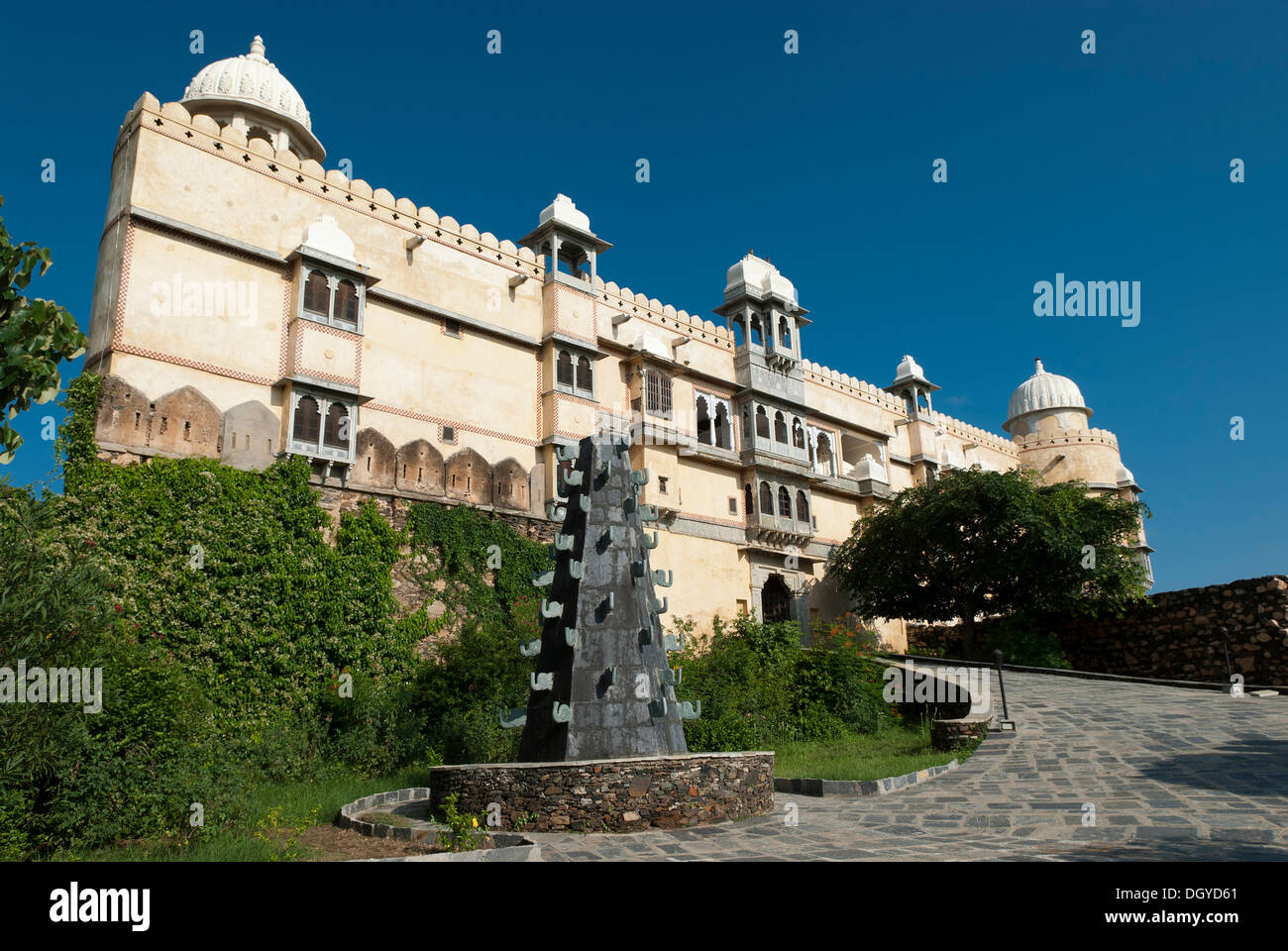 Heritage Hotel or Karni Fort Bambora Palace Hotel, Bambora, Rajasthan ...