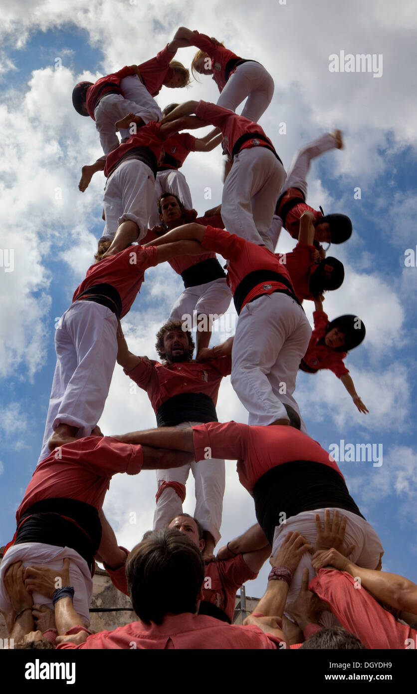 Human pyramid collapse hi-res stock photography and images - Alamy