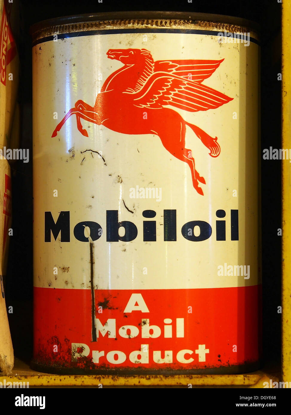 Mobiloil hi-res stock photography and images - Alamy