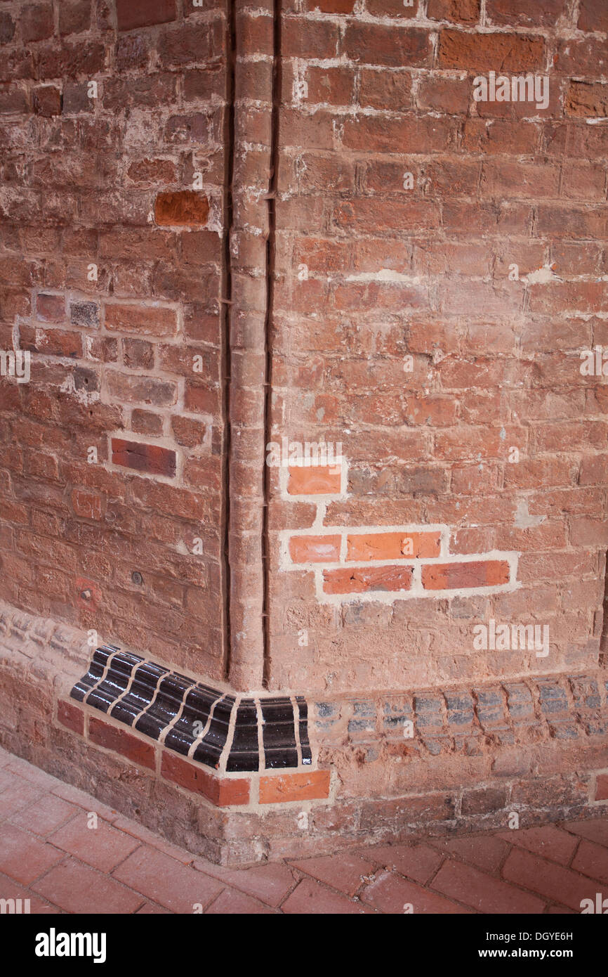 Old bricks outdoors hi-res stock photography and images - Alamy