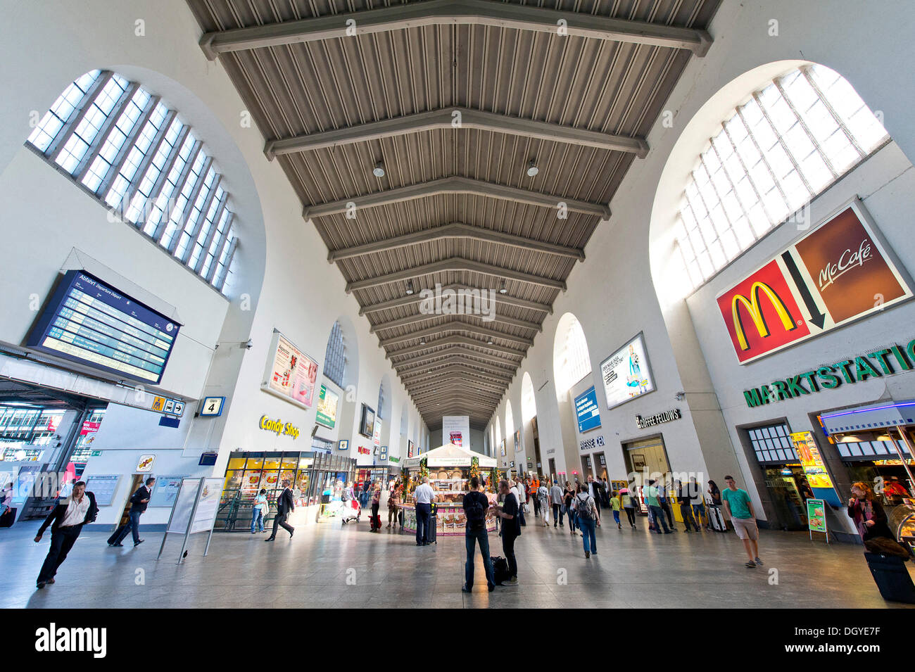 Station hall, main railway station, Stuttgart, Baden-Wuerttemberg Stock ...
