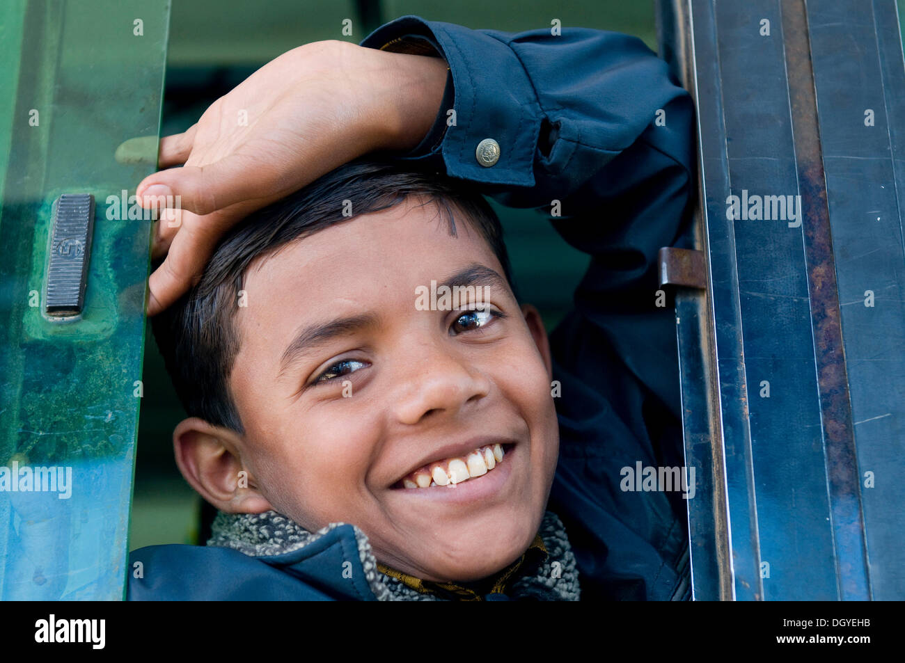 Bus windows hi-res stock photography and images - Alamy