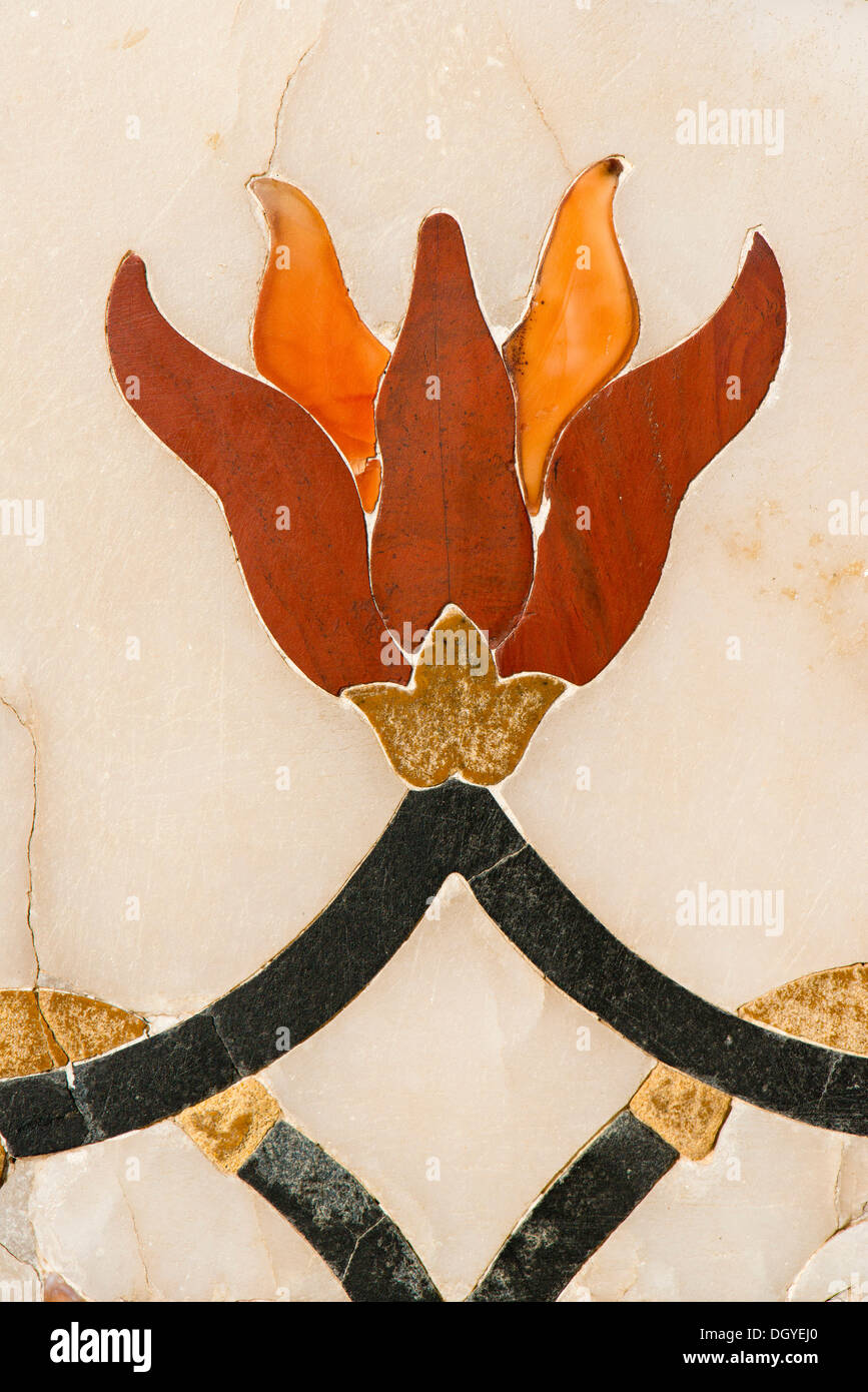 Taj mahal flower inlay hi-res stock photography and images - Alamy