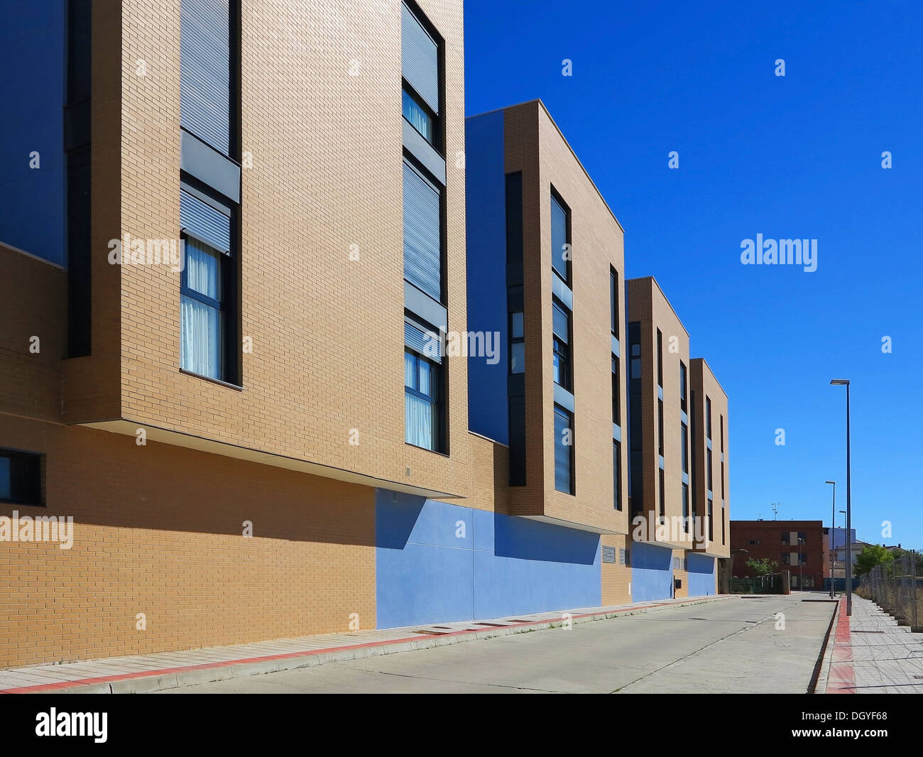 Perspective. Many right angles in housing under bright sunlight Stock ...