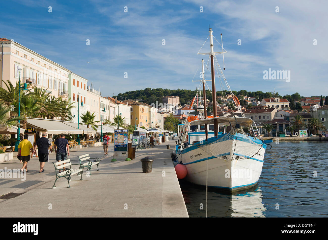 Boats at the harbour promenade of Mali Losinj, Losinj Island, Adriatic ...