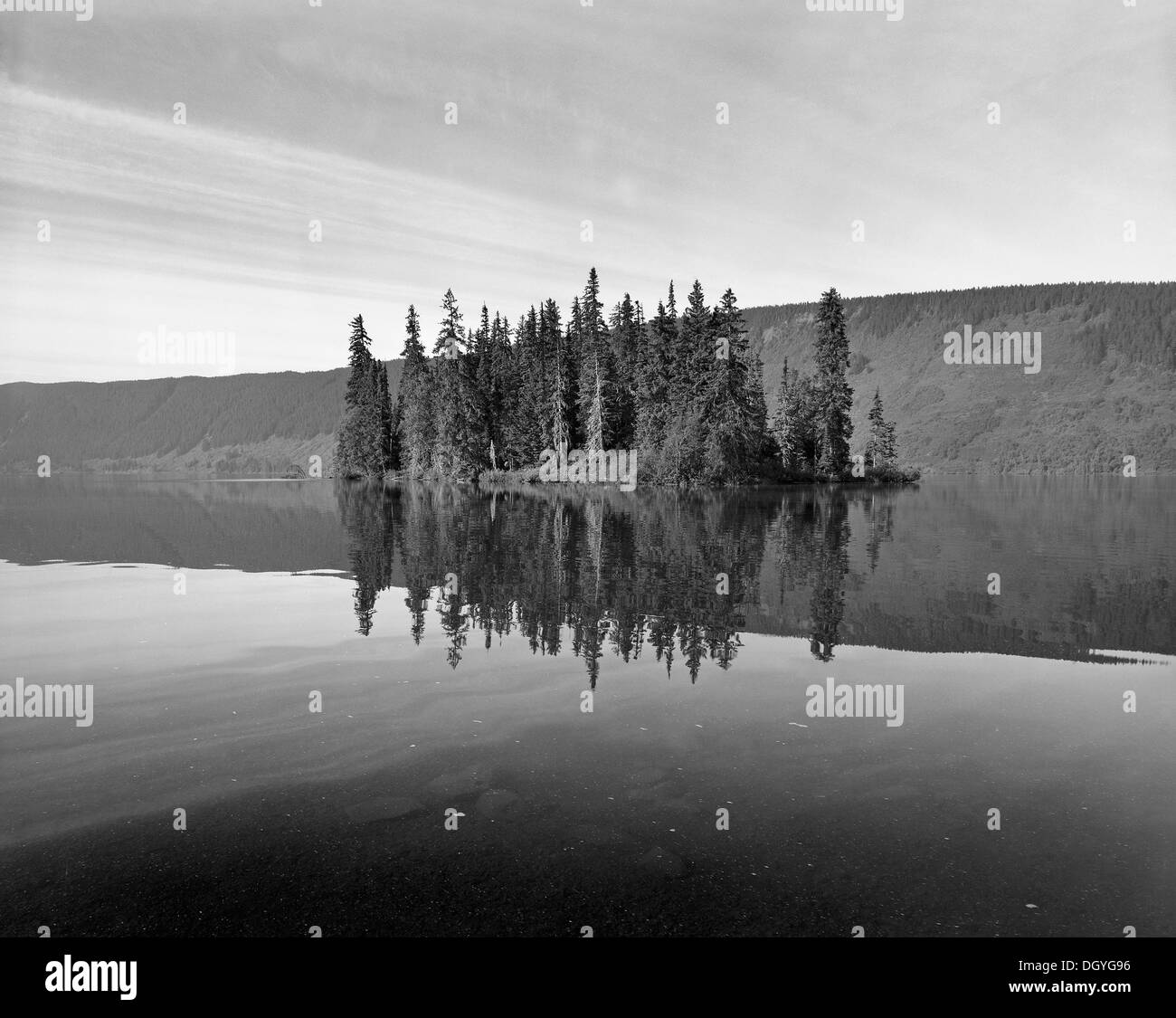 Reflection of cliffs in water hi-res stock photography and images - Alamy