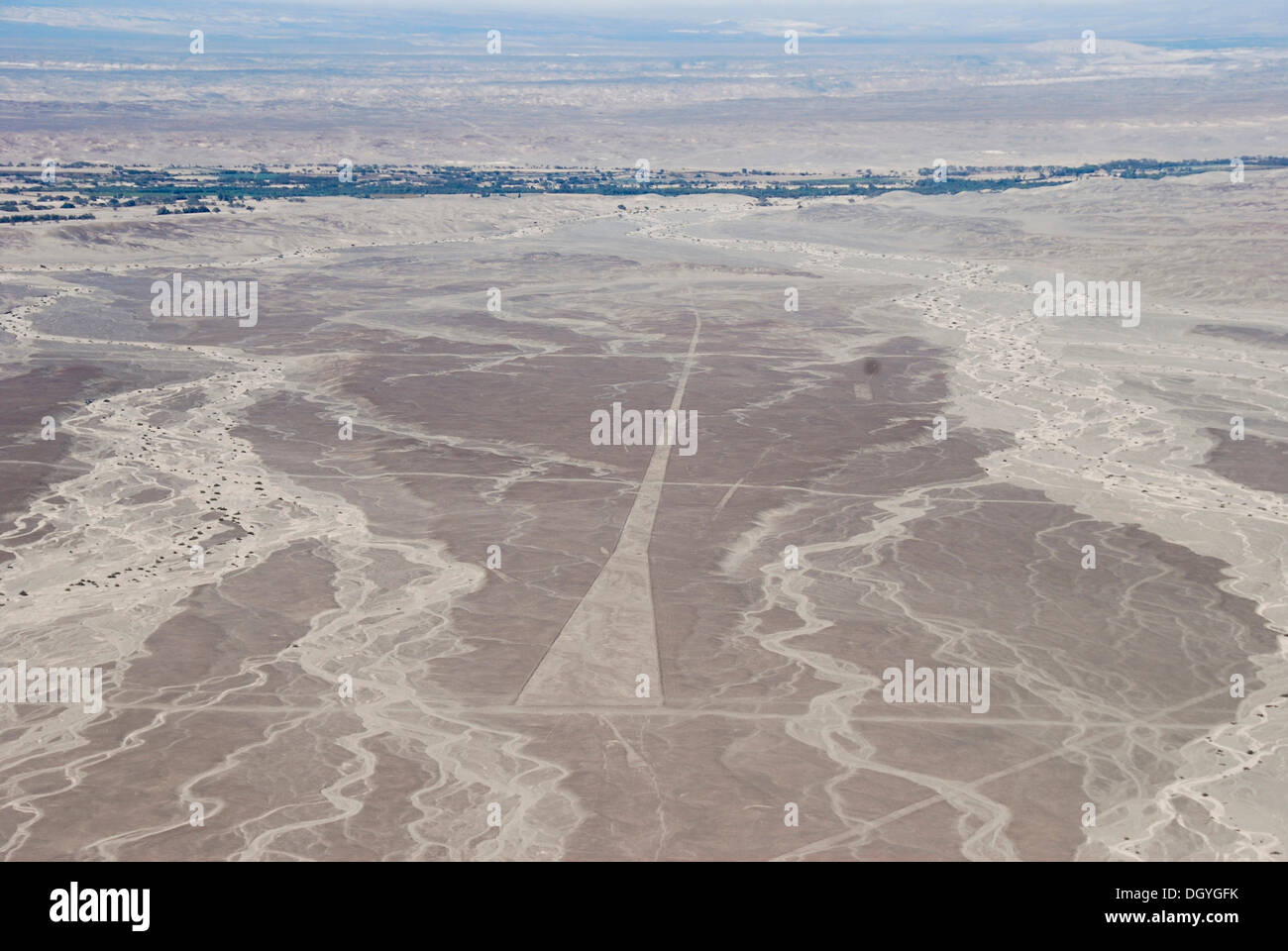 Trapezoid, Nazca Lines, Nasca geoglyphs, UNESCO World Heritage site ...