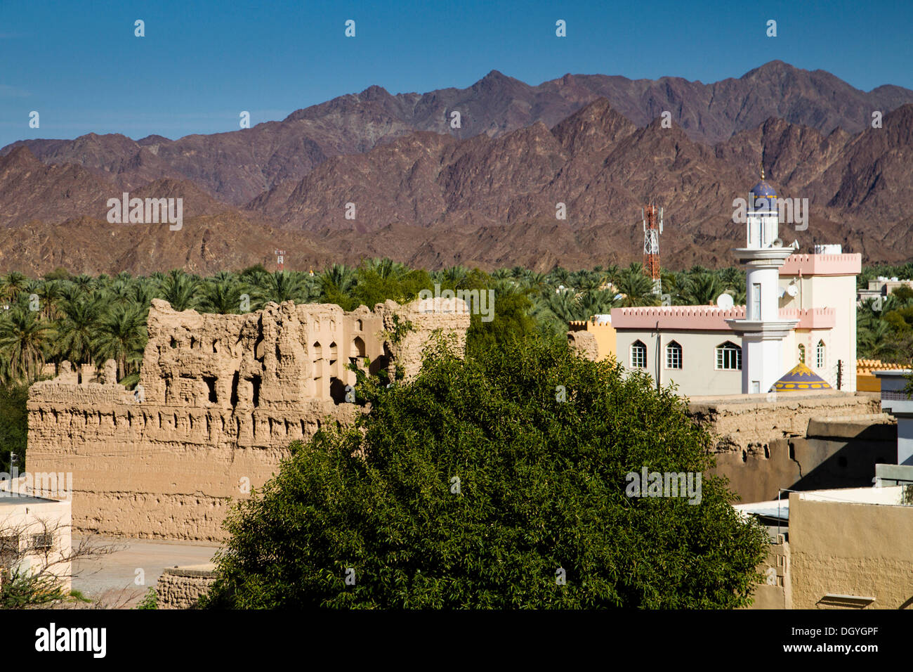 Rustaq Fort, Rustaq, Al Batinah Region, Oman Stock Photo - Alamy