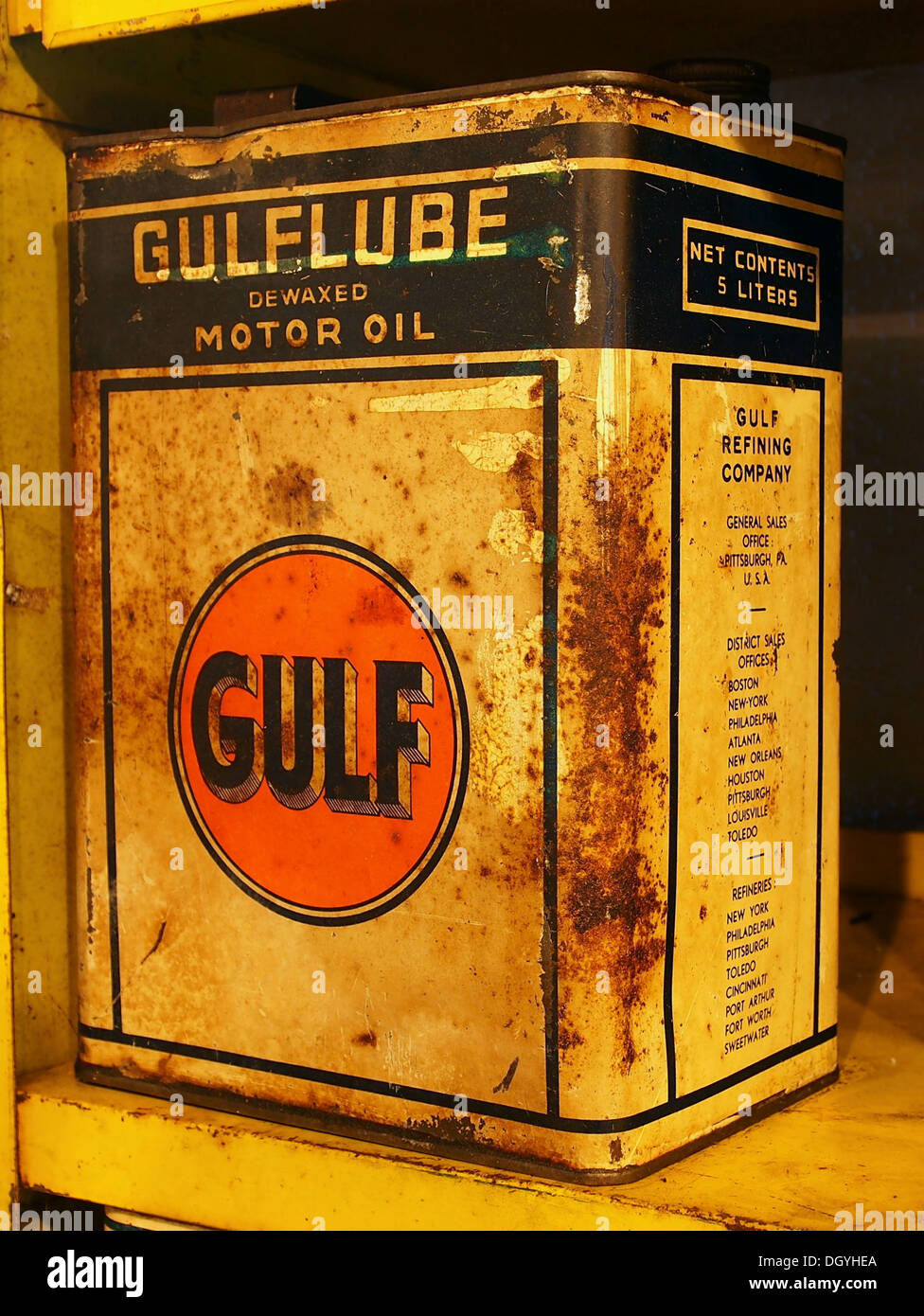 The Gulflube Dewaxed motor oil can is a vintage oil container used for ...