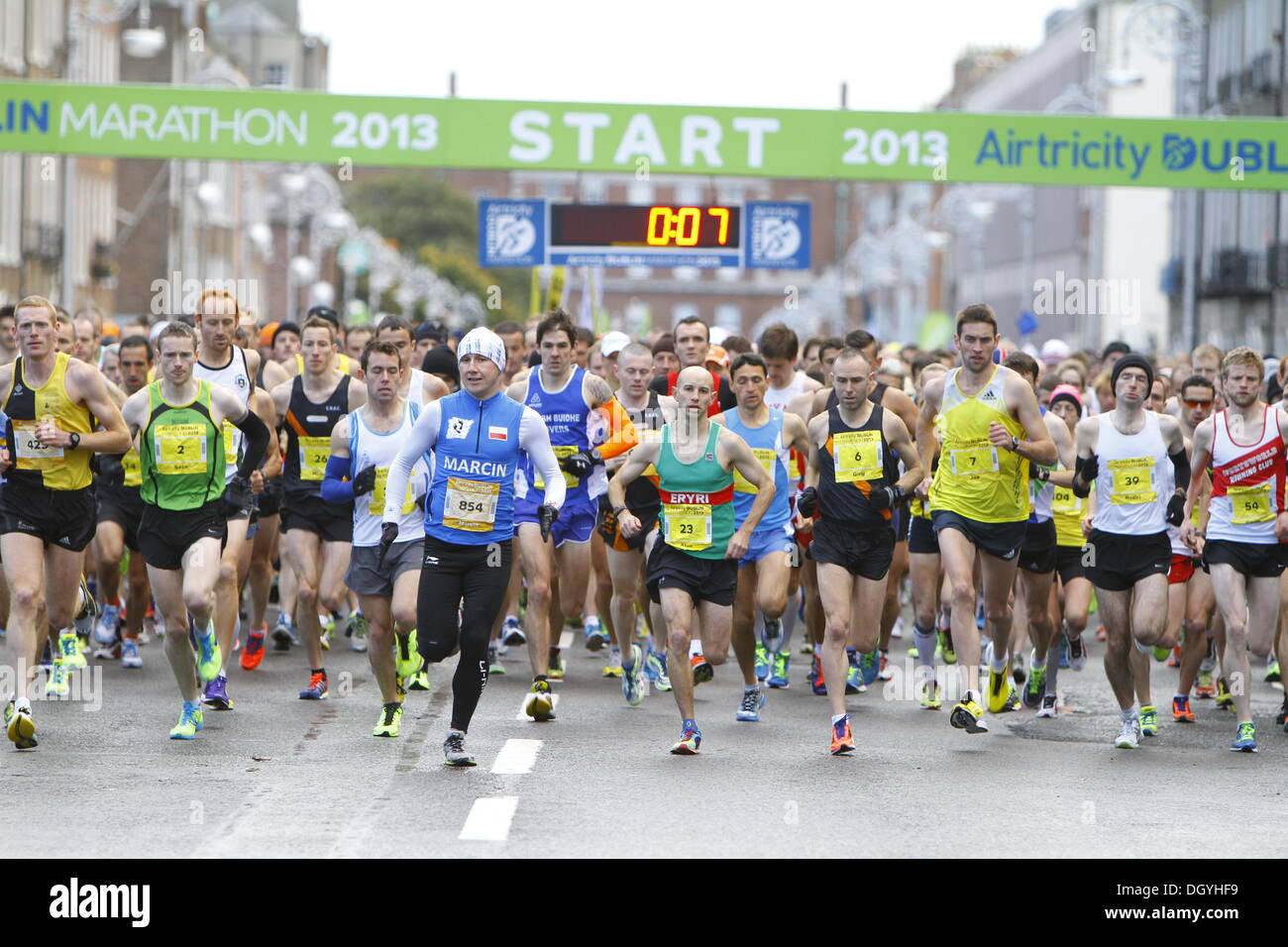 Dublin, Ireland. 28th October 2013. The athletes cross the starting ...