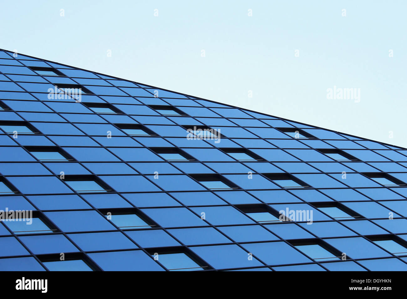 Slanted building facade hi-res stock photography and images - Alamy