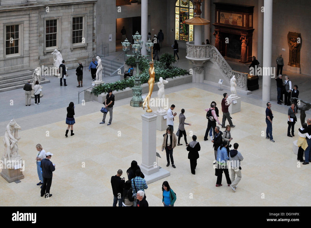 American wing metropolitan museum of art hi-res stock photography and ...