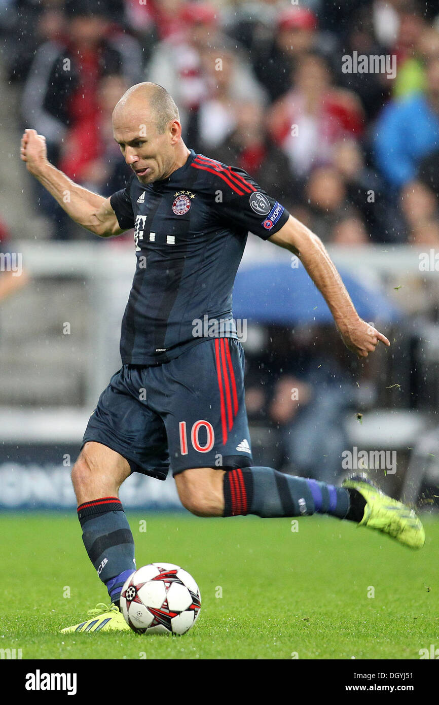 Arjen robben hi-res stock photography and images - Alamy