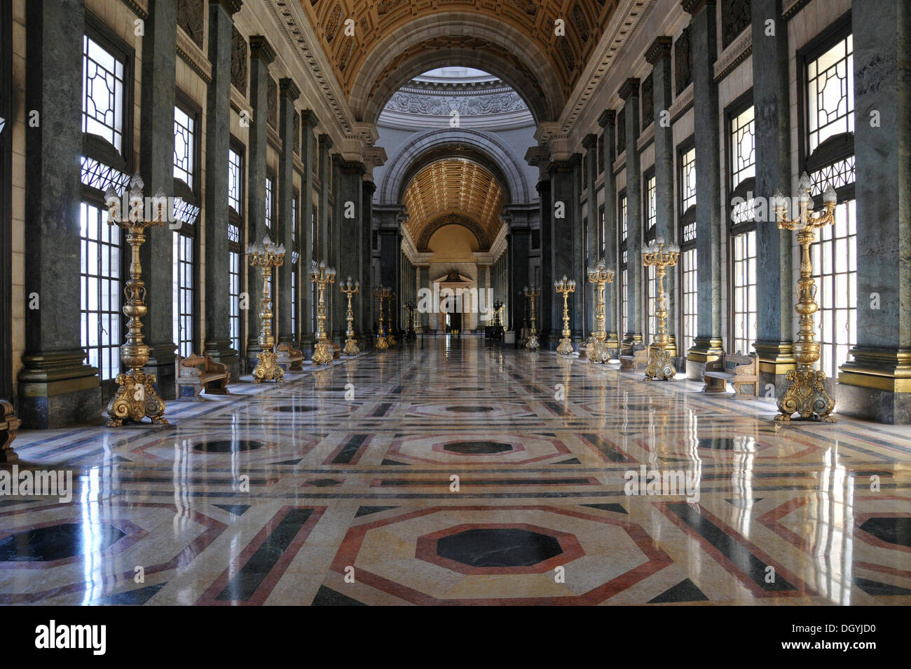 Cuba havana capitol building interior hi-res stock photography and ...