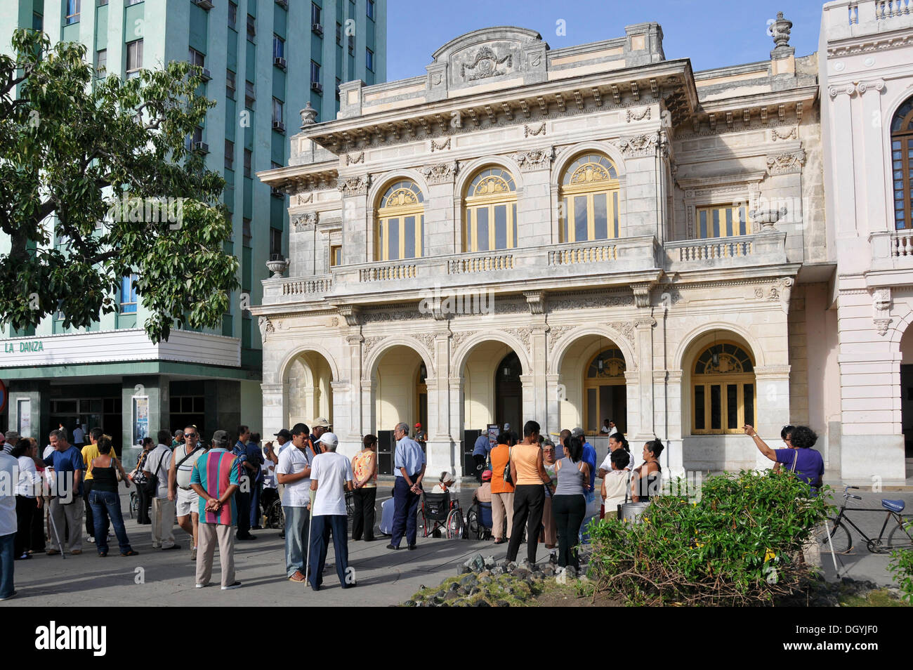 Cuba santa clara town centre hi-res stock photography and images - Alamy