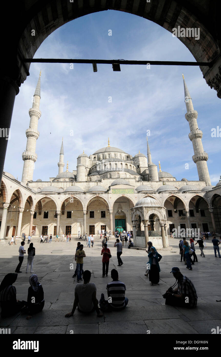 Courtyard, Sultan Ahmed Mosque or Blue Mosque, historic district of ...