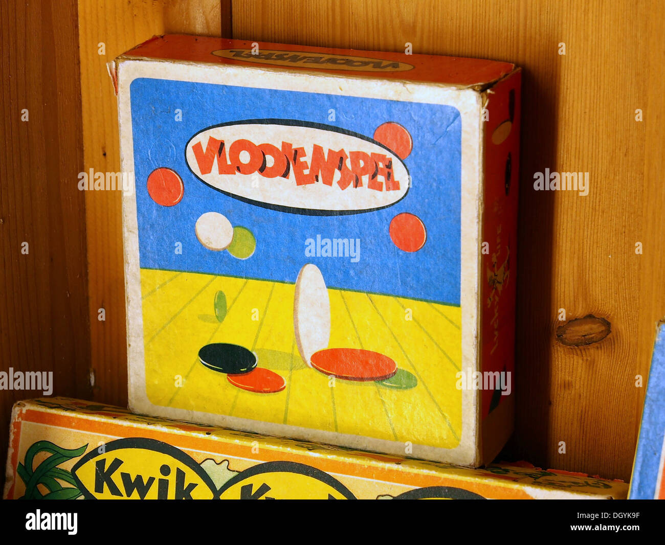 Board games boxes hi-res stock photography and images - Alamy
