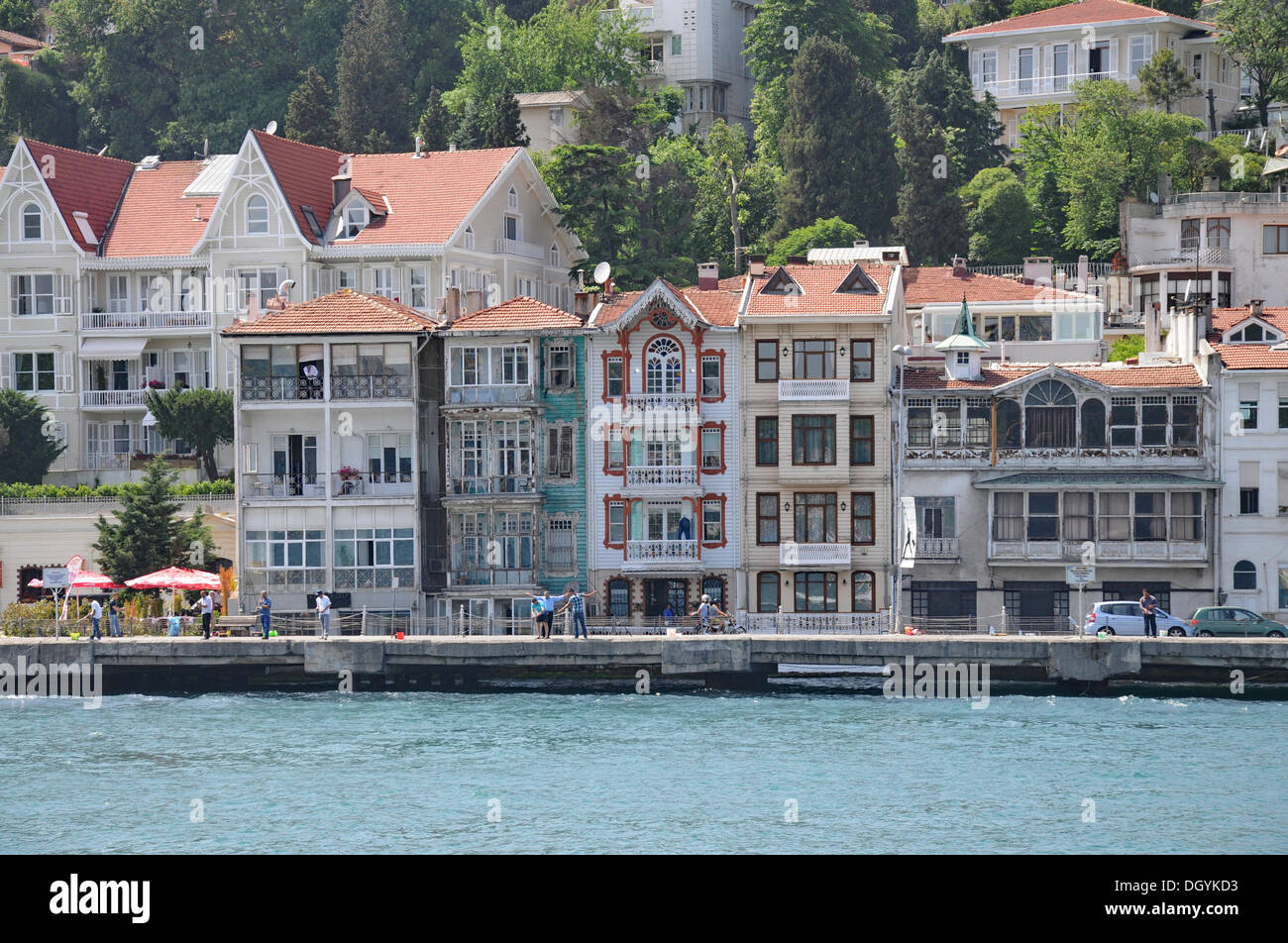 Turkey istanbul bosphorus houses hi-res stock photography and images ...