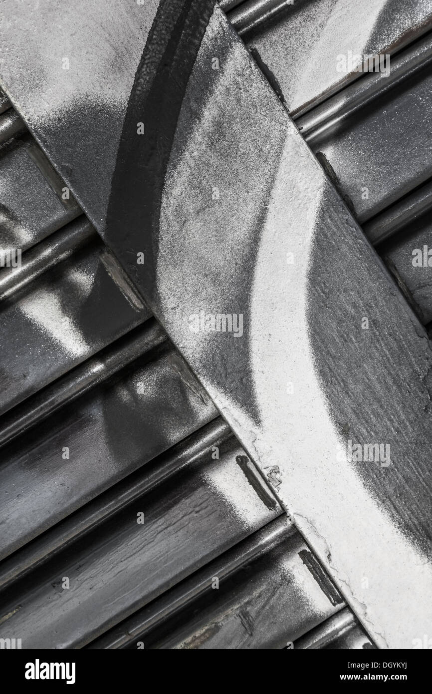 Roll up metal door hi-res stock photography and images - Alamy