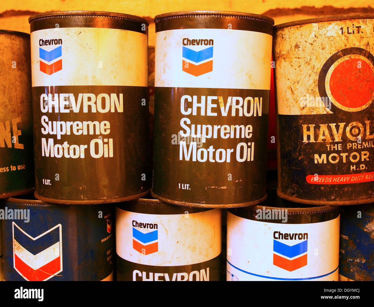 Chevron Supreme Motor Oil old tins and toy boxes are vintage ...