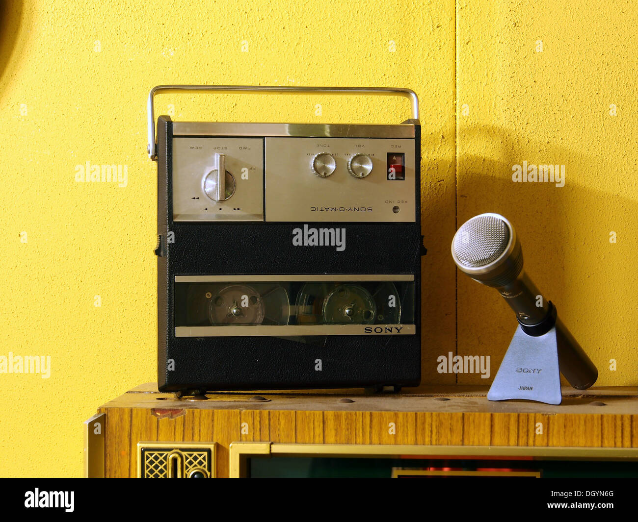 Sony o matic tape recorder hi-res stock photography and images - Alamy