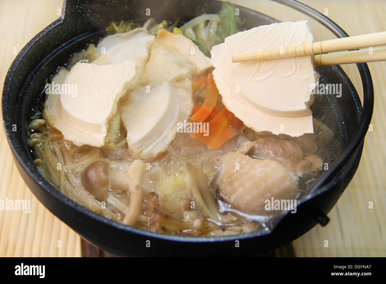 Senbei jiru (Rice cracker soup Stock Photo - Alamy