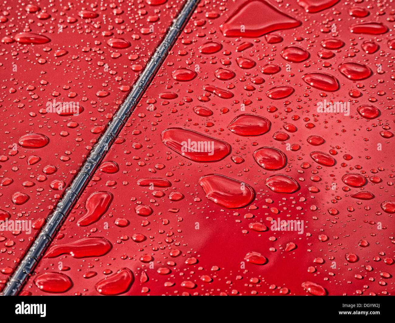 Rain on car hi-res stock photography and images - Alamy