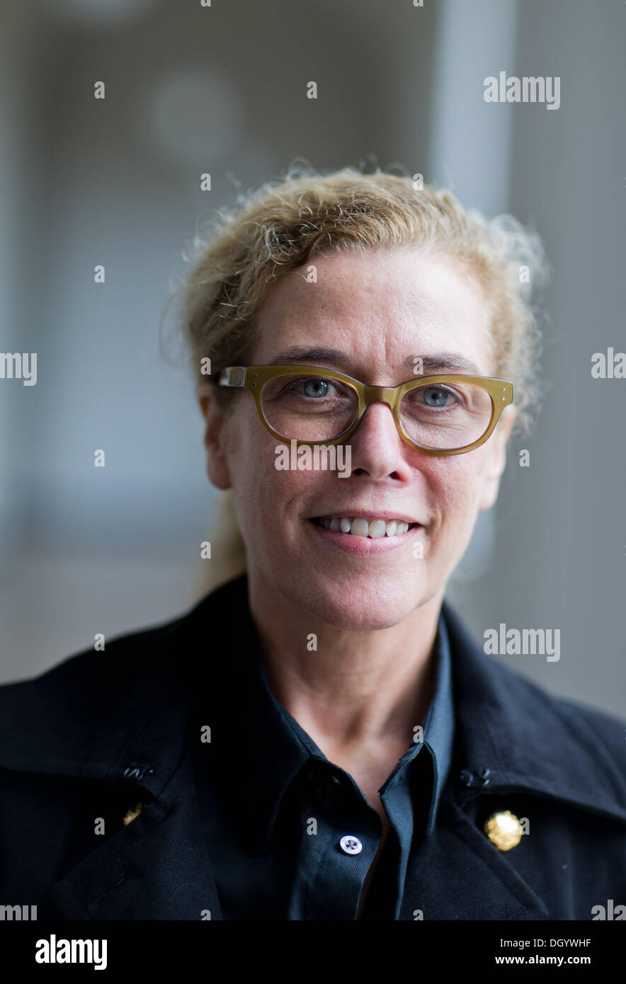 American installation artists hi-res stock photography and images - Alamy