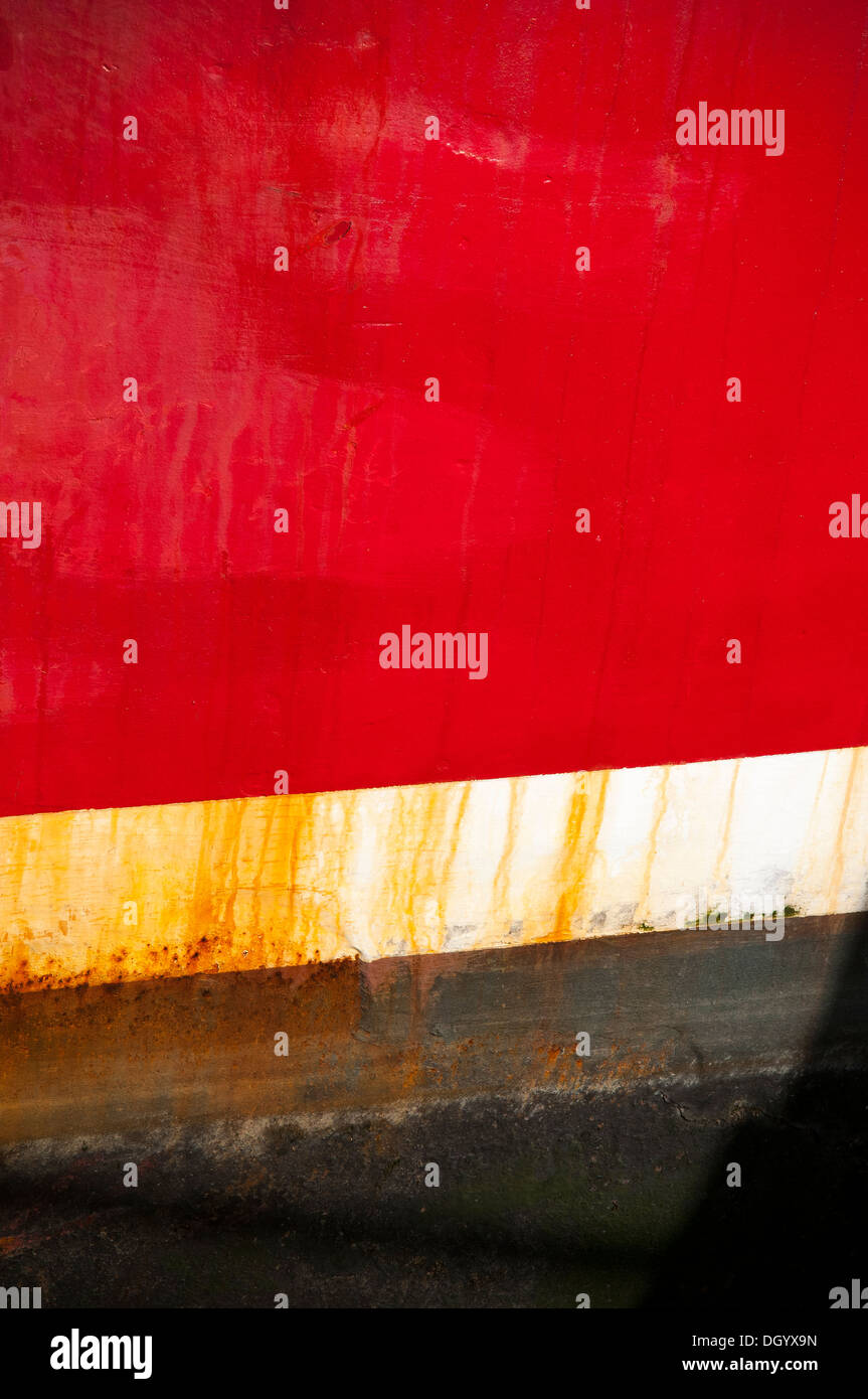 bow, ship, red, hull, level, water, vessel, white, curve, dockside ...