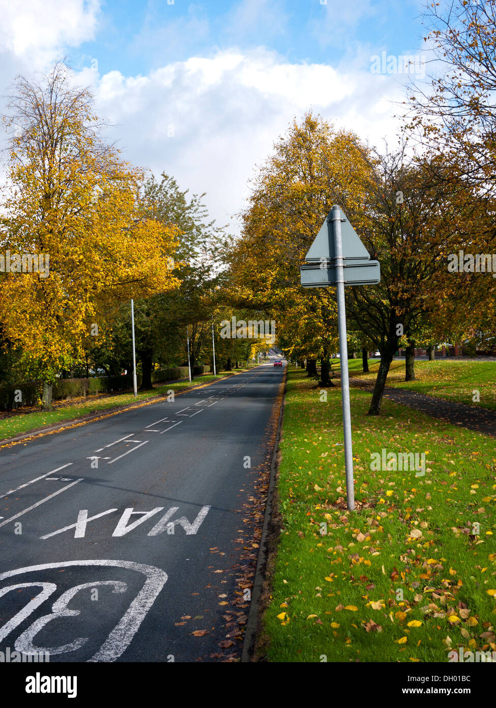 Autumn scene with 30 miles per hour marker in Chadderton, Oldham ...